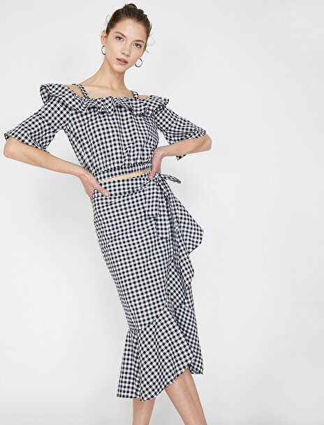 Koton Kadın Pötükareli Fırfırlı Volanlu Kısa Bluz