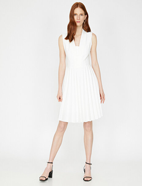 Koton Kadın Yaka Detaylı Pileli Kısa Elbise