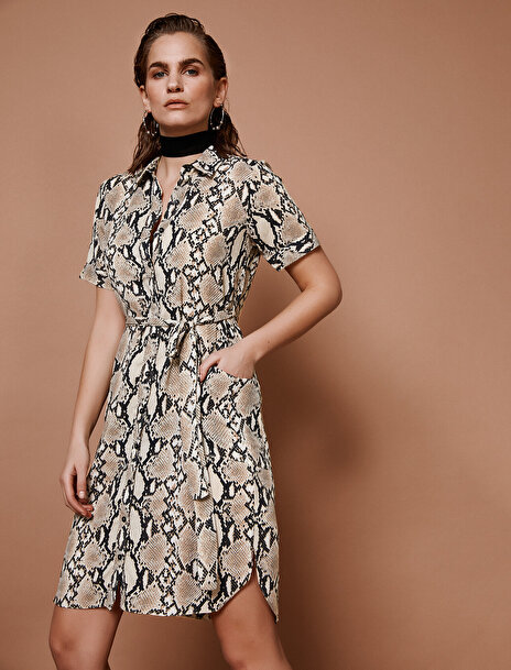 Koton Kadın Animal Desenli Önden Düğmeli Kuşaklı Elbise