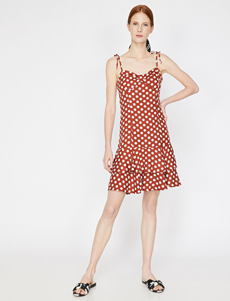 Koton Kadın Puantiyeli Eteği Katlı Kısa Elbise Koton Kadın Puantiyeli Eteği Katlı Kısa Elbise