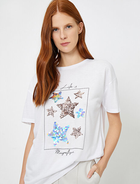 Koton Kadın Yıldız Pul Payet Detaylı Geniş Kalıp Bisiklet Yaka Tişört