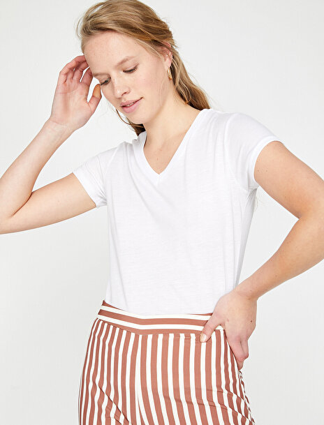 Koton Kadın Standart Kesim V Yaka Basic Tişört