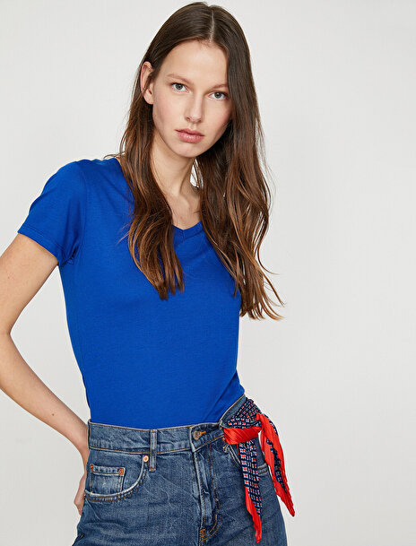 Koton Kadın Standart Kesim V Yaka Basic Tişört