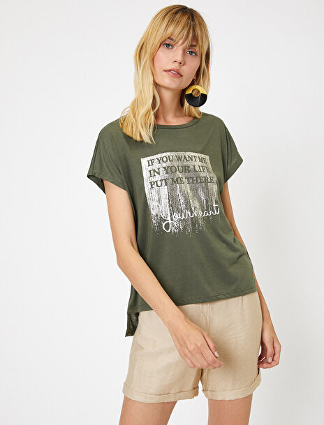 Koton Kadın Varak Baskılı Bisiklet Yaka Standart Kalıp Tişört