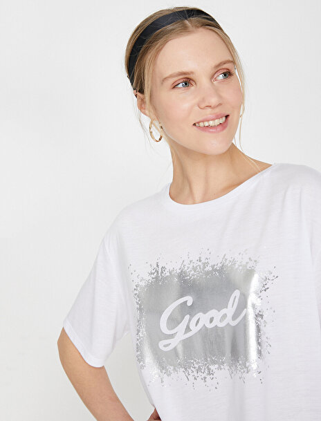 Koton Kadın Varak Yazı Baskılı Bisiklet Yaka Standart Kalıp Tişört