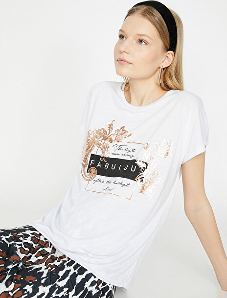 Koton Kadın Varak Yazı Baskılı Bisiklet Yaka Standart Kalıp Tişört