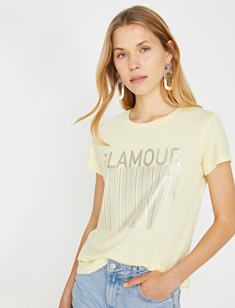 Koton Kadın Varak Baskılı Bisiklet Yaka Standart Kalıp Tişört