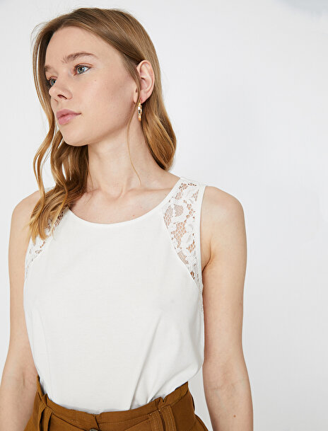 Koton Kadın Dantel Detaylı Yuvarlak Yaka Standart Kalıp Atlet