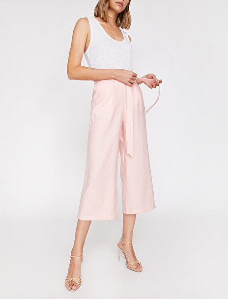 Koton Kadın Kısa Paça Pilili Pantolon