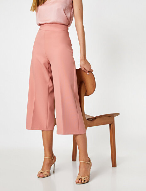 Koton Kadın Kısa Geniş Kesim Pantolon