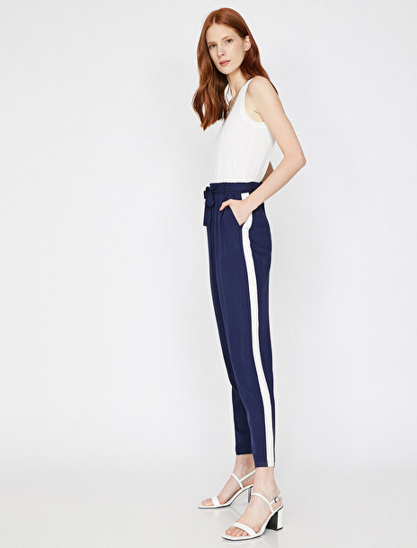 Koton Kadın Bağcıklı Şerit Detaylı Pantolon