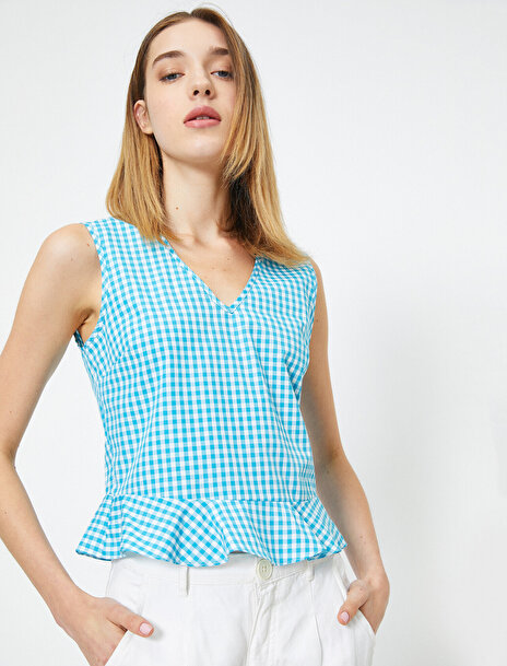 Koton Kadın V Yaka Kareli Kolsuz Bluz