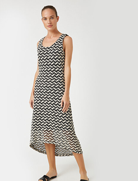 Koton Kadın Bisiklet Yaka Kolsuz Geometrik Desenli Elbise