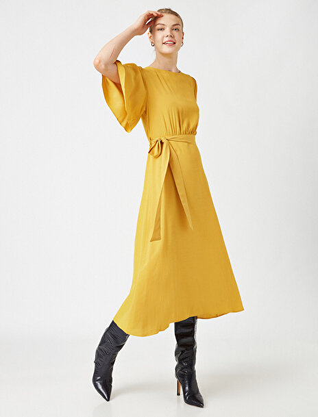 Koton Kadın 3/4 Kol Bisiklet Yaka Kemerli Elbise