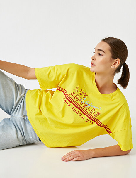 Koton Kadın %100 Pamuk Bisiklet Yaka Yazılı Baskılı Tişört Koton Kadın %100 Pamuk Bisiklet Yaka Yazılı Baskılı Tişört