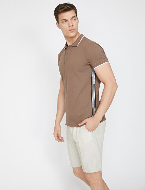 Koton Erkek Polo Yaka Yanları Şerit Detaylı Pike Kumaş Slim Fit Tişört Koton Erkek Polo Yaka Yanları Şerit Detaylı Pike Kumaş Slim Fit Tişört