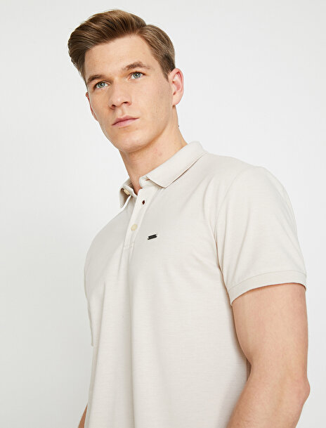 Koton Erkek Polo Yaka Metal Logo Detaylı Slim Fit Tişört Koton Erkek Polo Yaka Metal Logo Detaylı Slim Fit Tişört