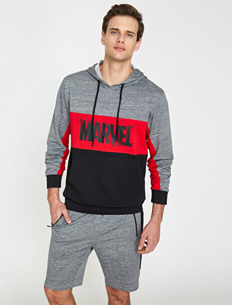 Koton Erkek Marvel Baskılı Sweatshirt