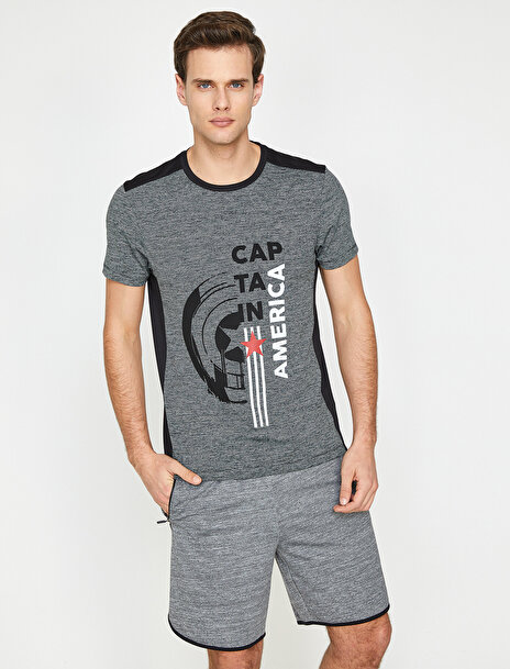 Koton Erkek Kaptan Amerika Baskılı T-Shirt