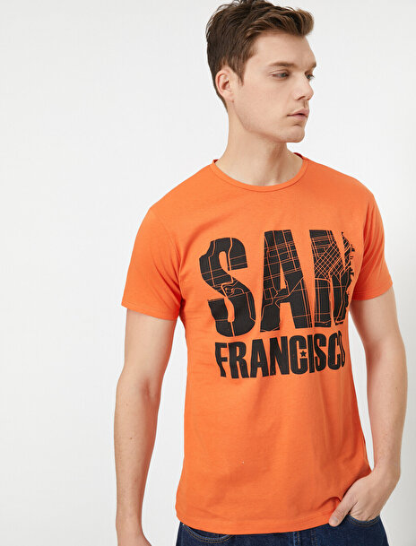 Koton Erkek %100 Pamuklu Bisiklet Yaka Yazılı Baskılı Tişört