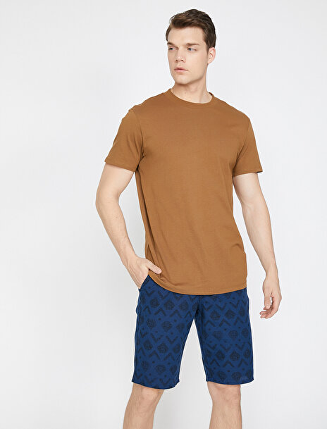 Koton Erkek Cep Detaylı Geometrik Desenli Slim Fit Şort Koton Erkek Cep Detaylı Geometrik Desenli Slim Fit Şort