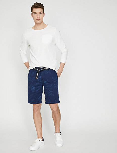Koton Erkek Cep Detaylı Kemerli Yaprak Desenli Slim Fit Şort Koton Erkek Cep Detaylı Kemerli Yaprak Desenli Slim Fit Şort