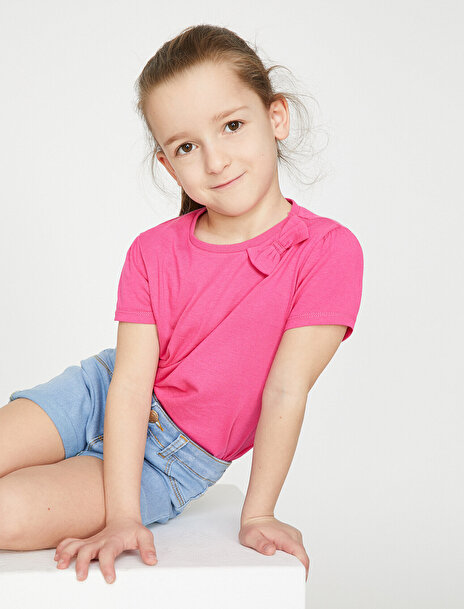 Koton Kız Çocuk Yumuşak Pamuklu Fiyonklu Bisiklet Yaka Kısa Kollu Tişört
