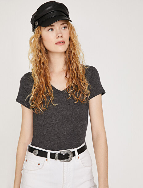 Koton Kadın V Yaka Dar Kesim Basic Tişört