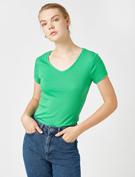 Koton Kadın V Yaka Dar Kesim Basic Tişört