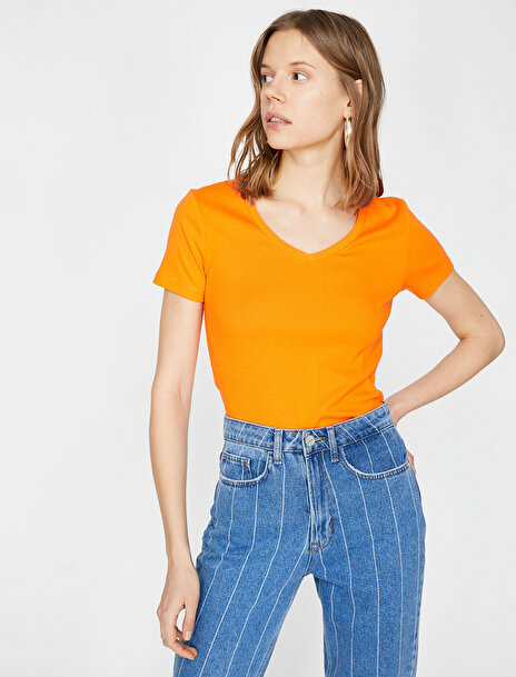 Koton Kadın V Yaka Dar Kesim Basic Tişört